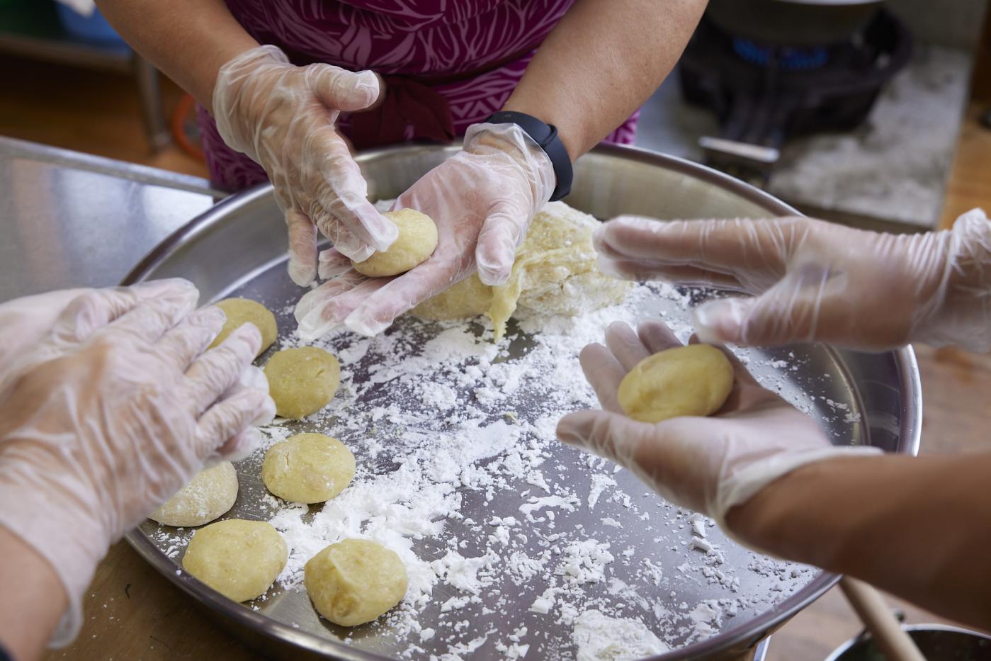 Kankoro Mochi Making Workshop | See & Do | DISCOVER NAGASAKI/The ...