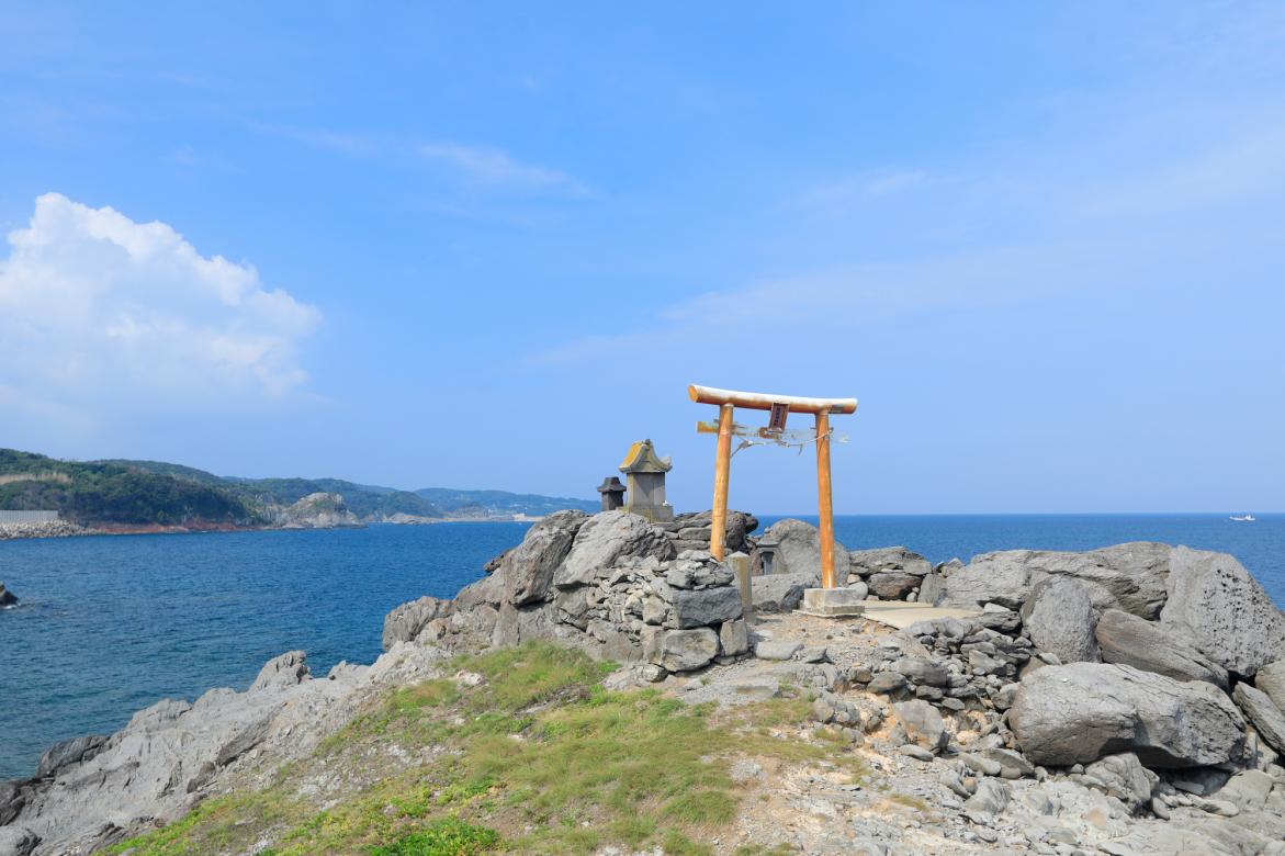 Cape Ryujin (Ryuda Shrine) | See & Do | DISCOVER NAGASAKI/The Official ...